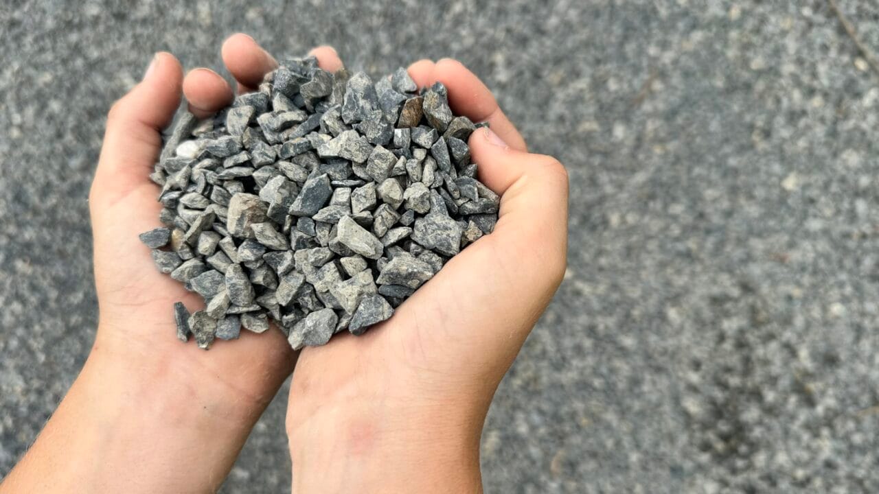 How to stop aggregate from spreading or washing away
